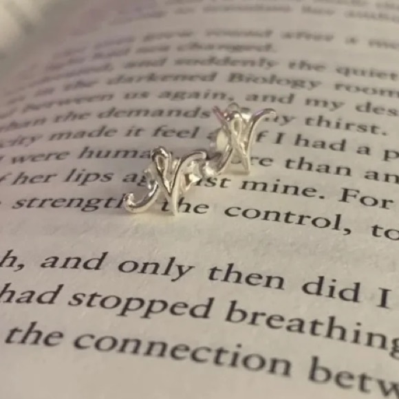 Hand Crafted | Jewelry | Cursive Letter N Initial Silver Stud Earrings ...